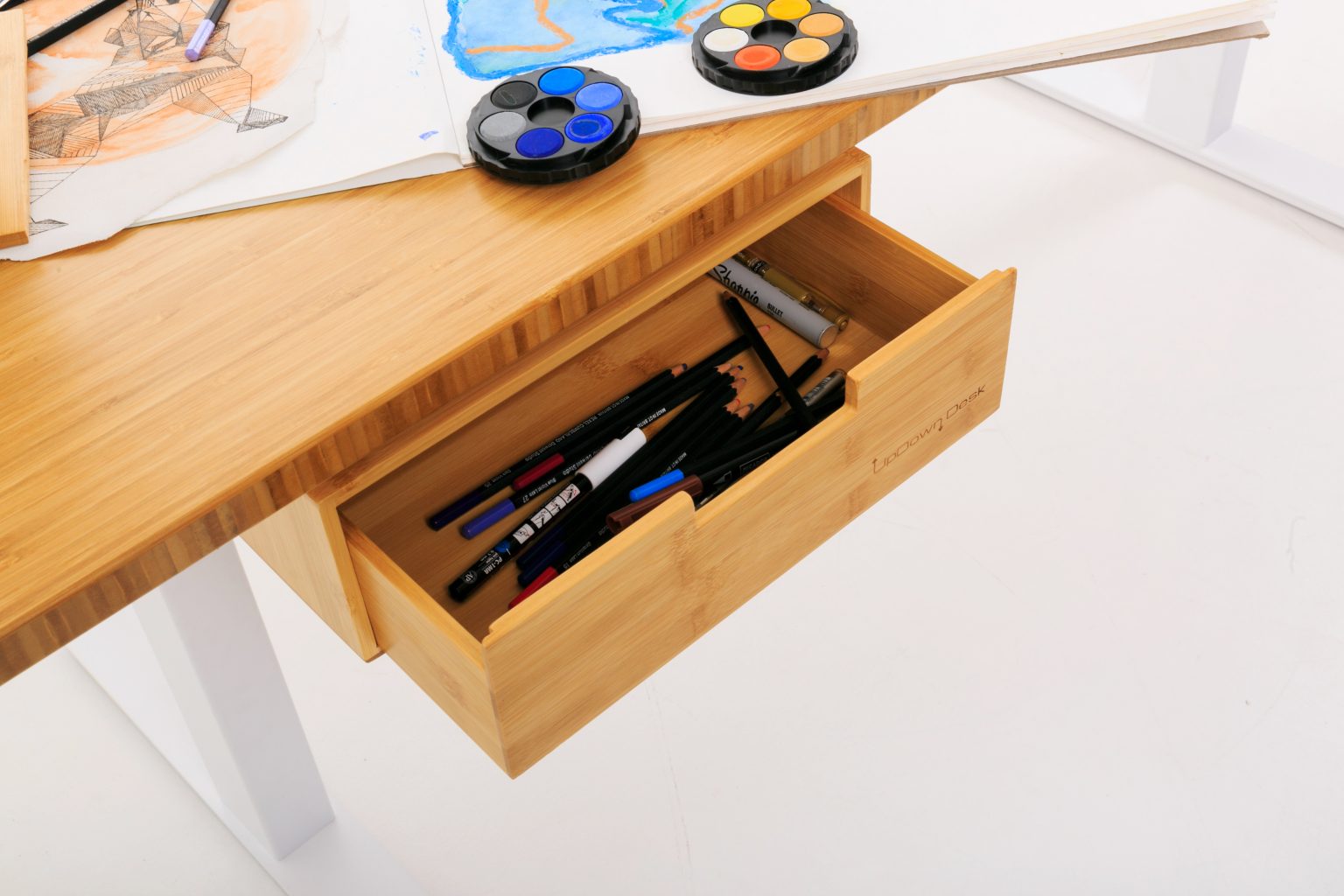 UpDown Desk PRO Series Standing Desks | The Coolector