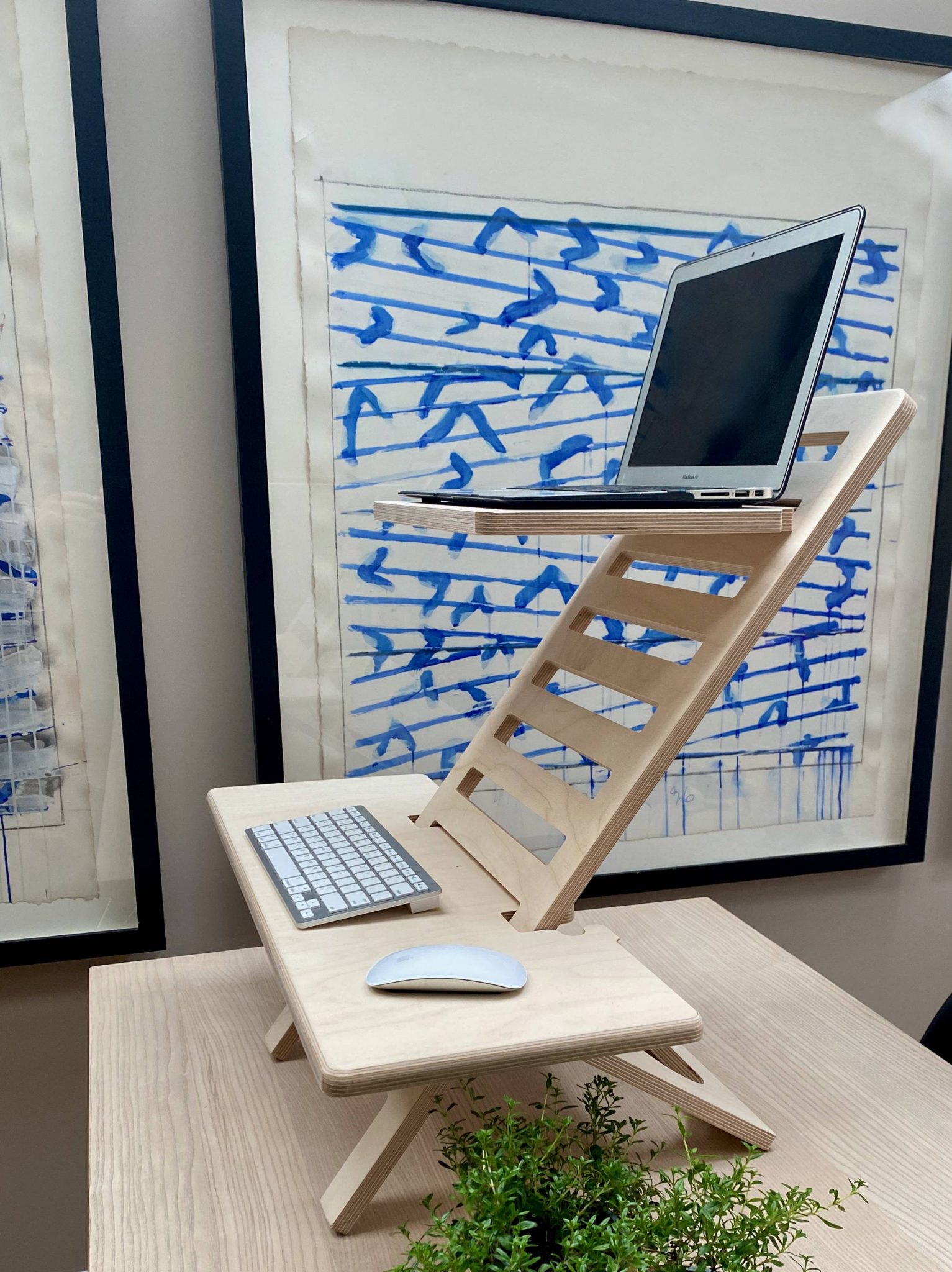 Helves Standing Desks | The Coolector