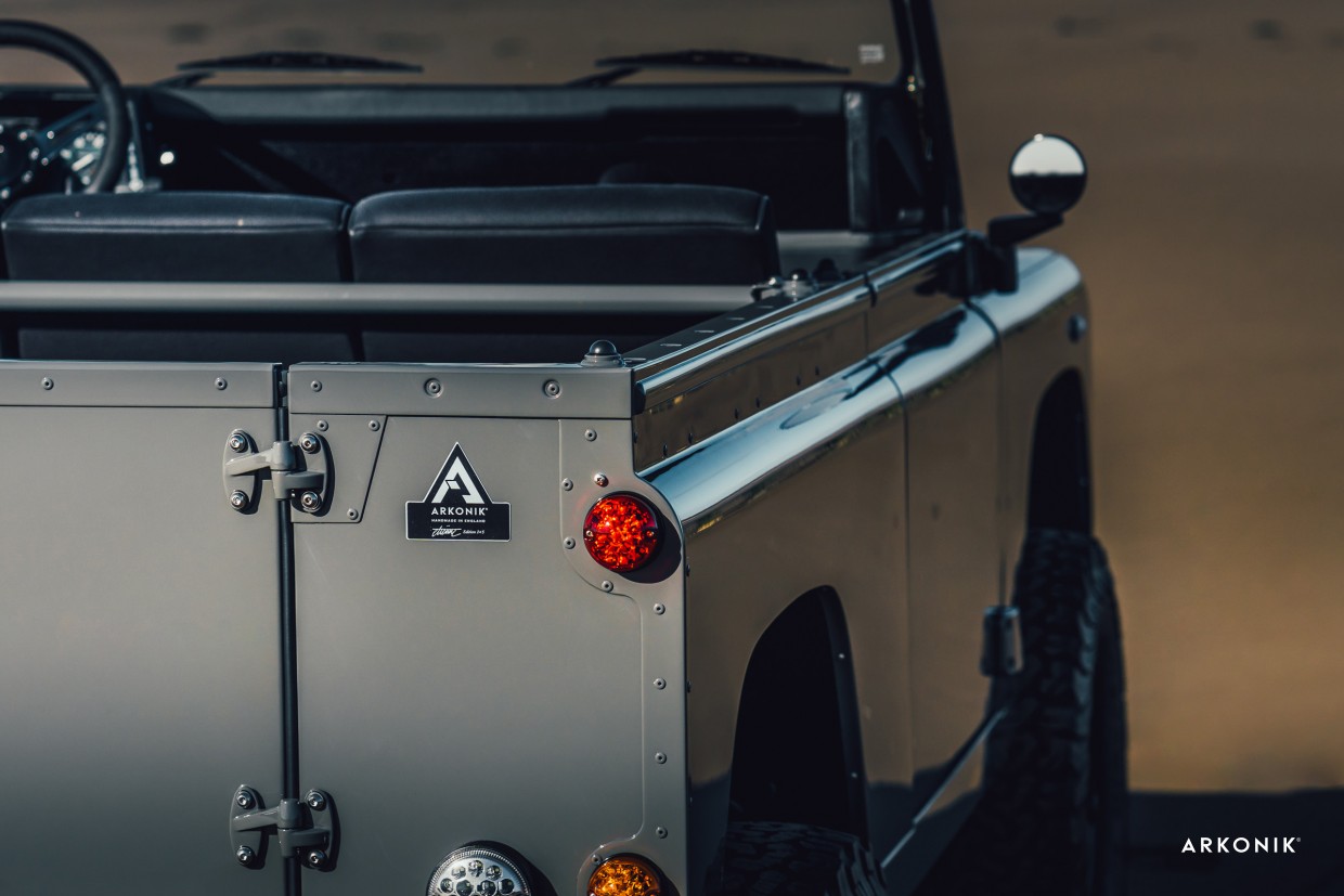 Arkonik 1989 SW-ARK727 Land Rover Defender | The Coolector