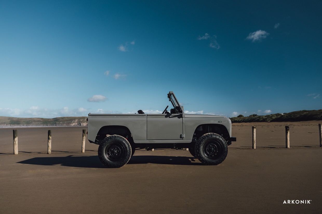 Arkonik 1989 SW-ARK727 Land Rover Defender | The Coolector