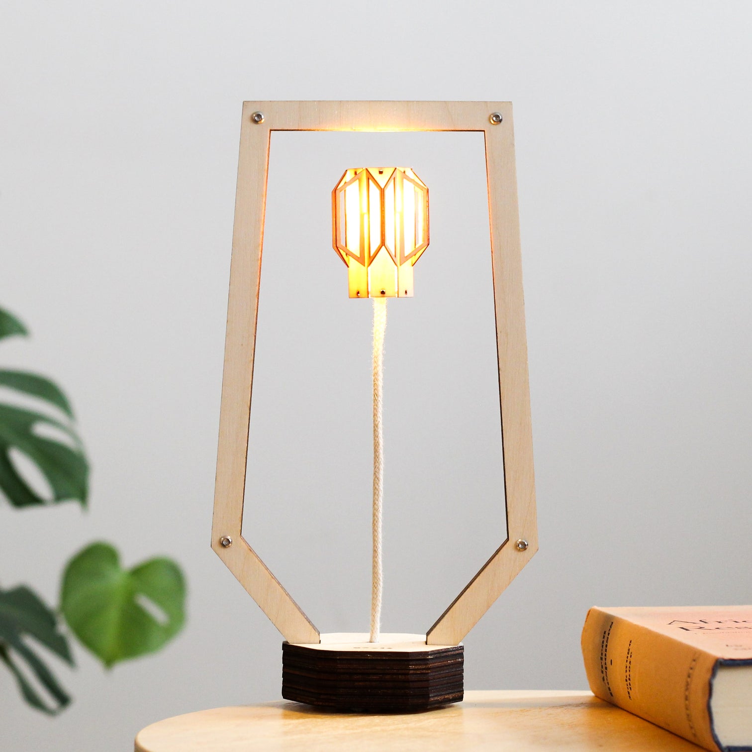 Mnuca Floating Lamp | The Coolector