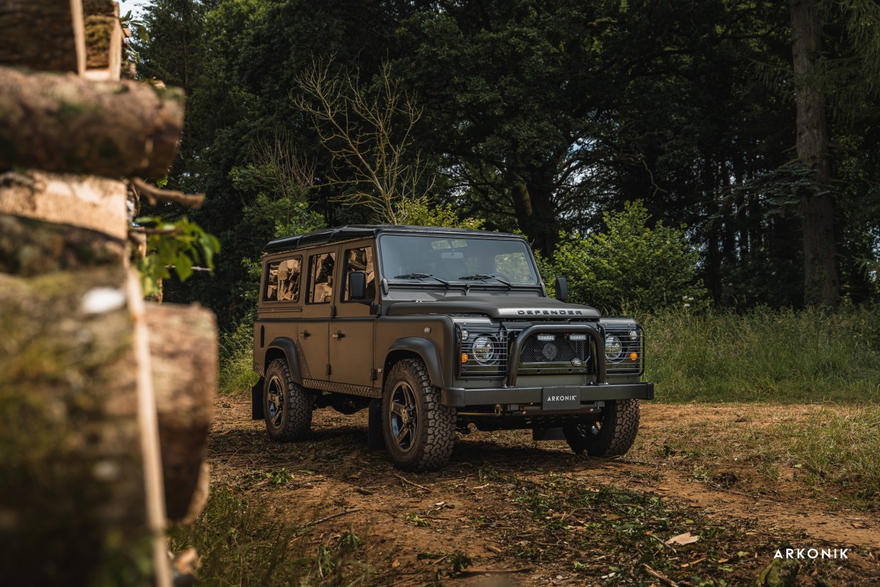 Arkonik Revolver Land Rover Defender | The Coolector