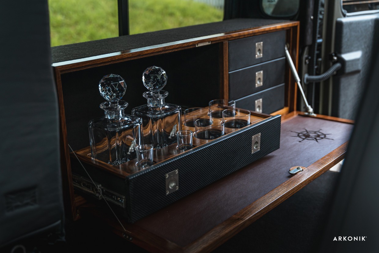 Arkonik Revolver Land Rover Defender | The Coolector