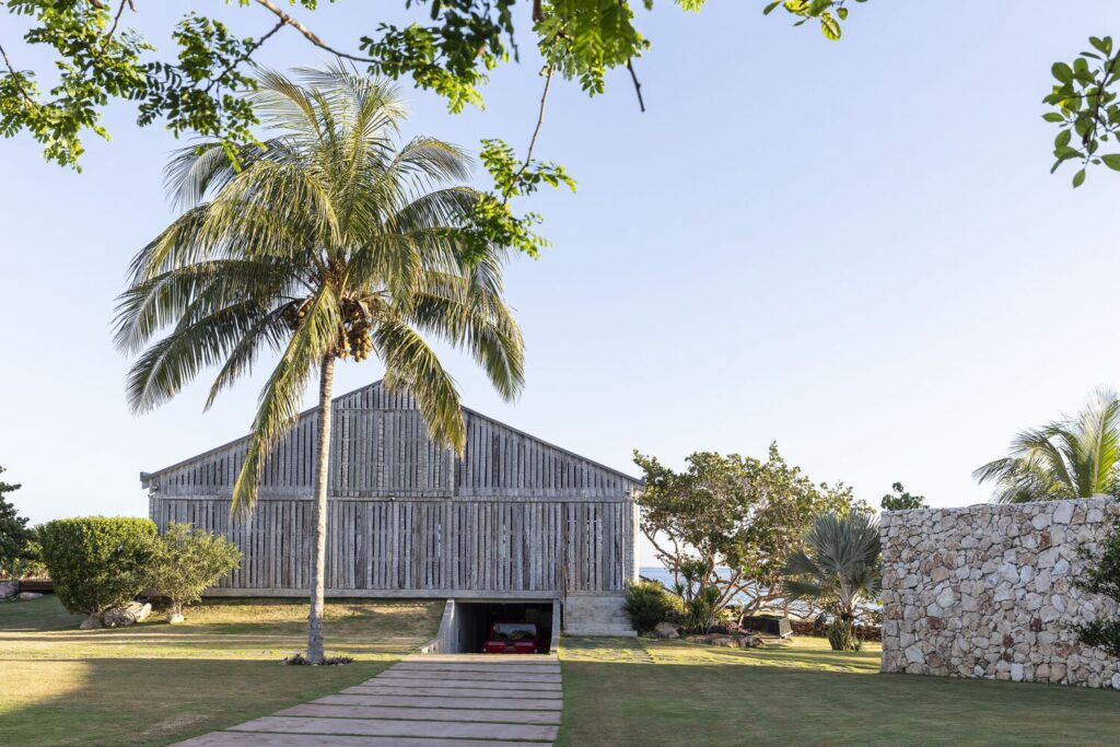 B House | The Coolector