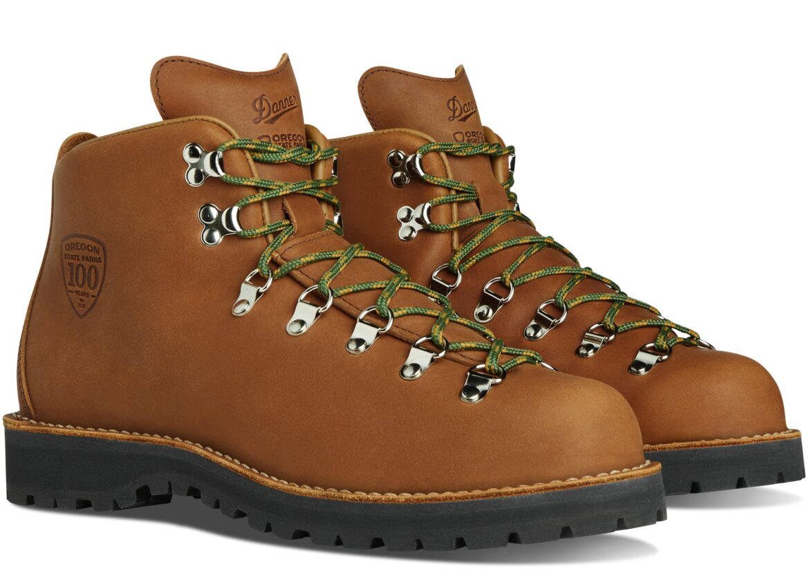 Danner Oregon State Parks Mountain Light Boots | The Coolector