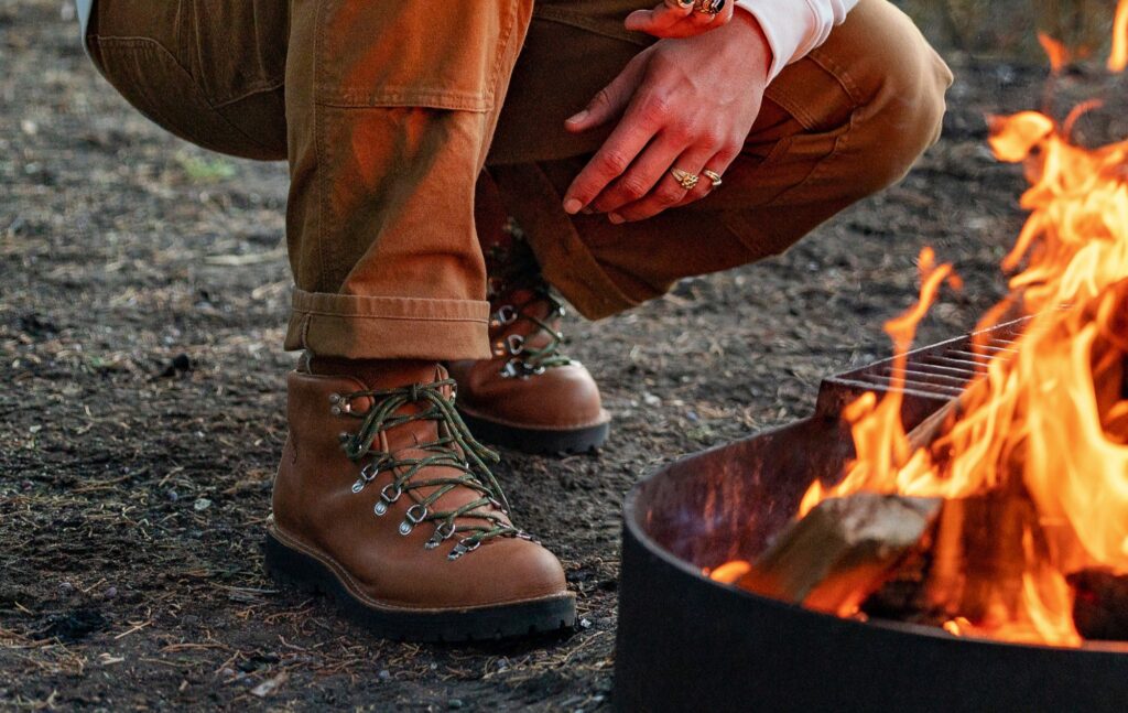 Danner Oregon State Parks Mountain Light Boots | The Coolector