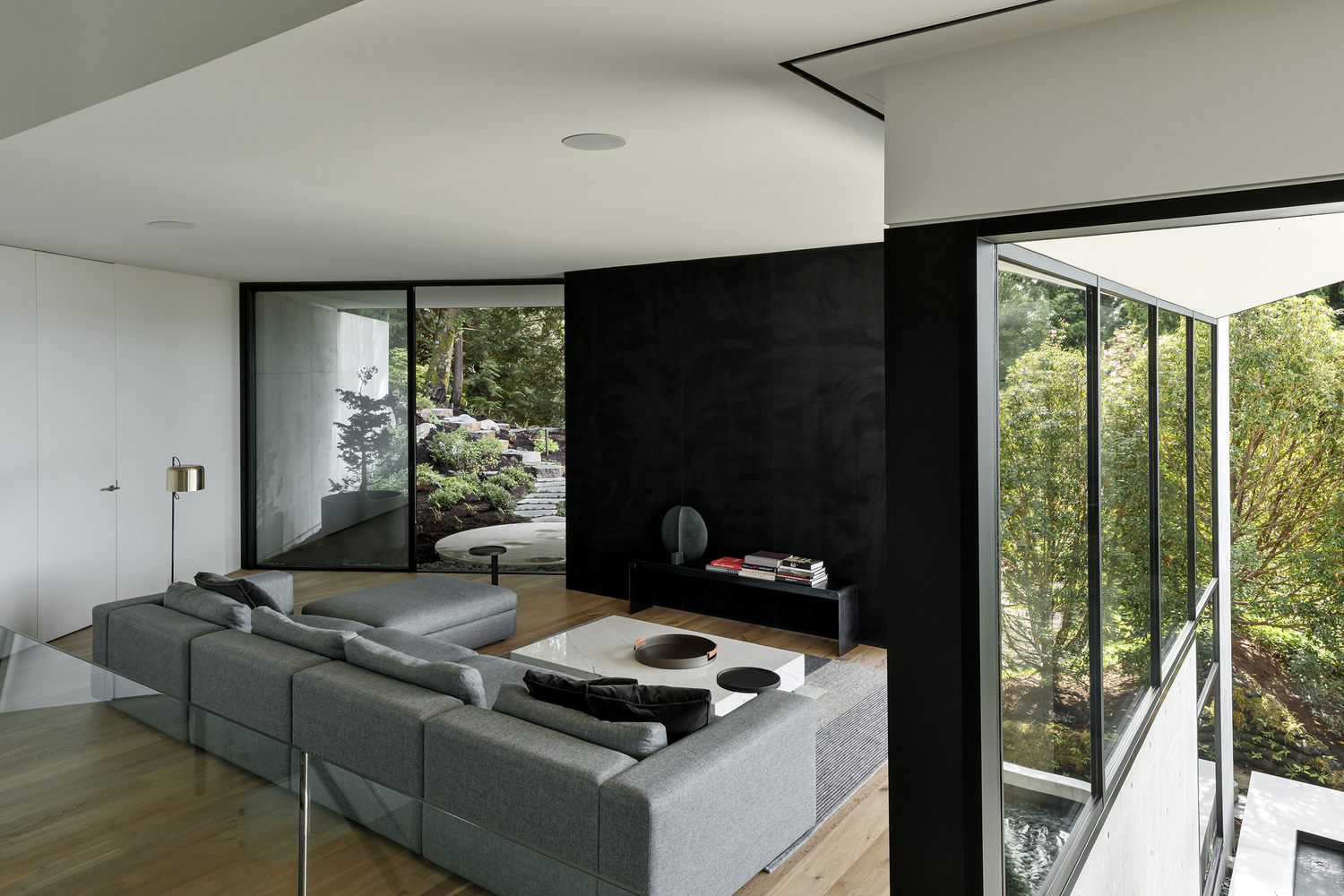 Eaves House | The Coolector