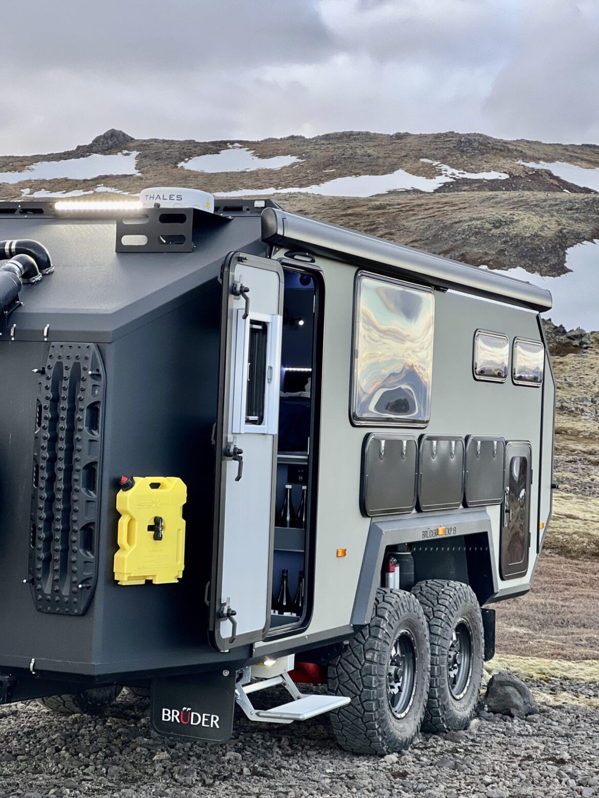 Bruder EXP-8 Trailer | The Coolector