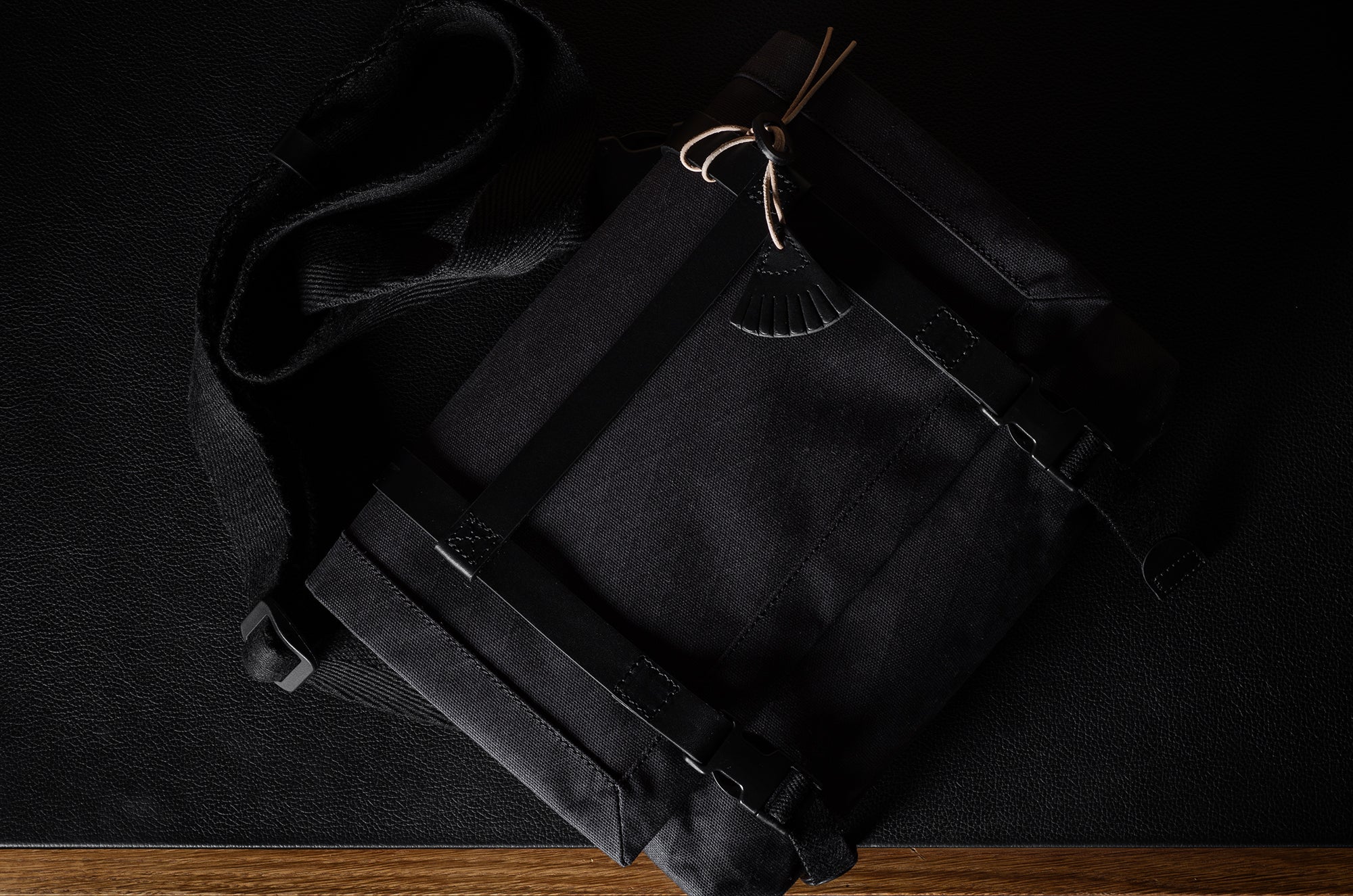 Hard Graft Messenger Bag | The Coolector