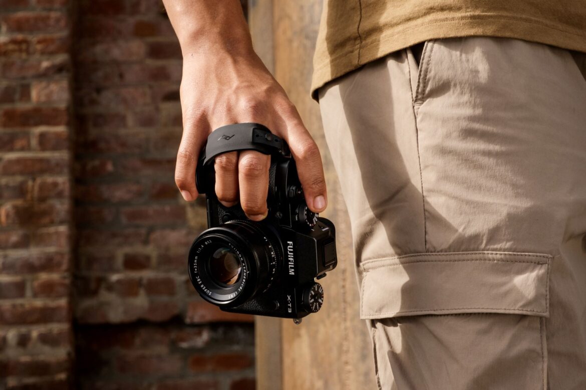 Peak Design Micro Clutch | The Coolector