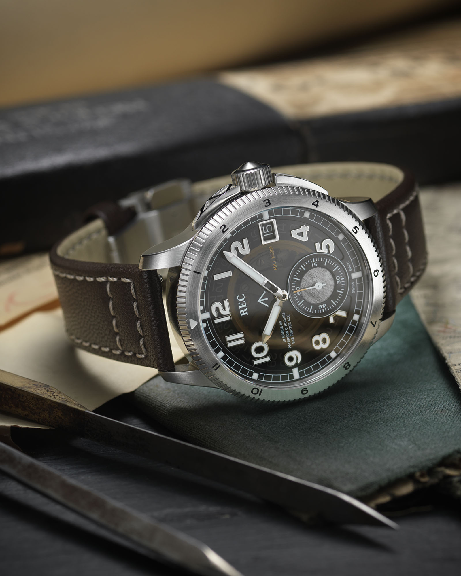 REC Spitfire Aircraft X4009 Watch | The Coolector