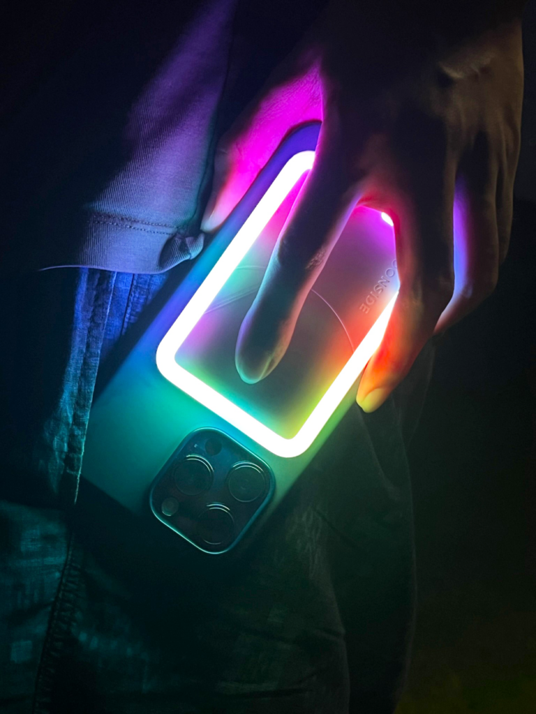 Moonside Design MagLight / Magsafe Smart Phone Camera Light | The Coolector