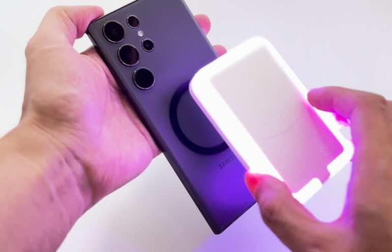 Moonside Design MagLight / Magsafe Smart Phone Camera Light | The Coolector