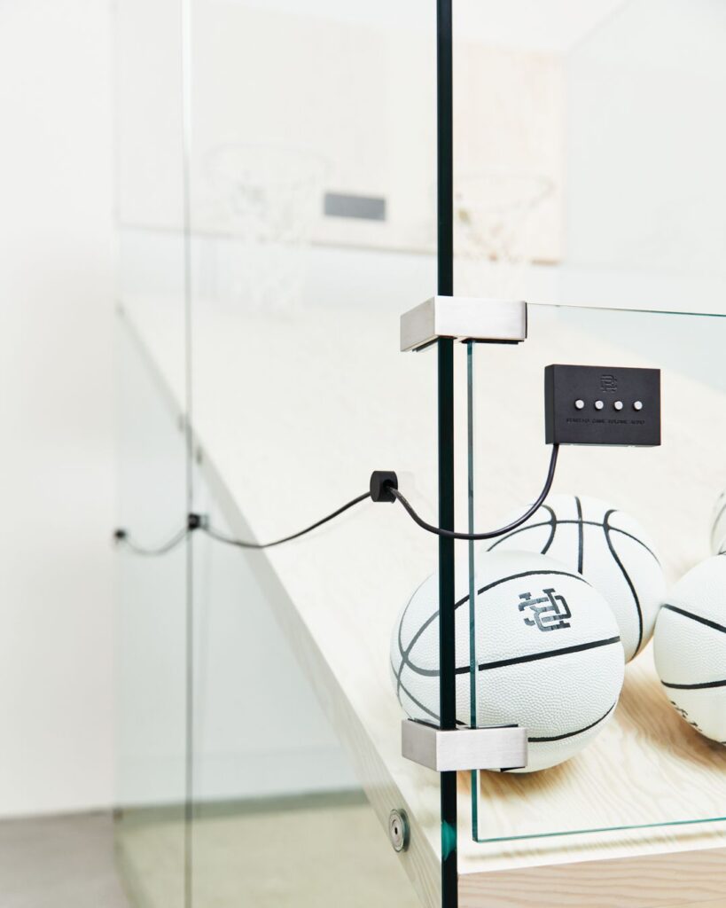 Reigning Champ Home Court Basketball Game | The Coolector