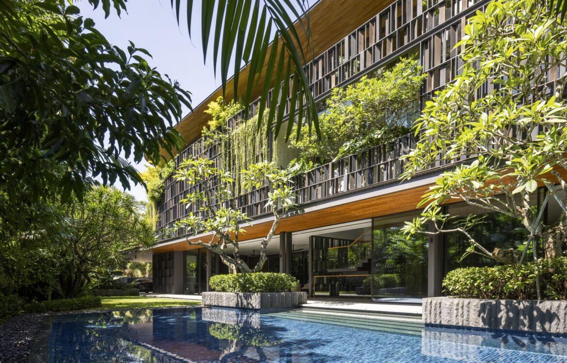 Touching Eden House | The Coolector
