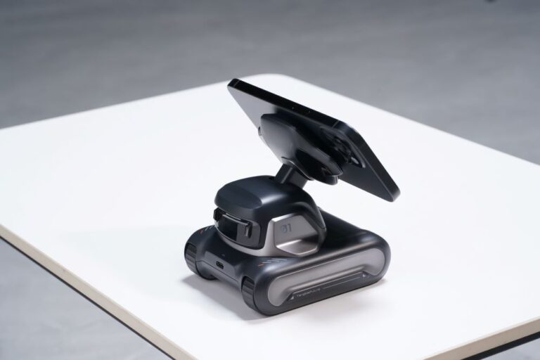 LOOI Desktop Robot | The Coolector