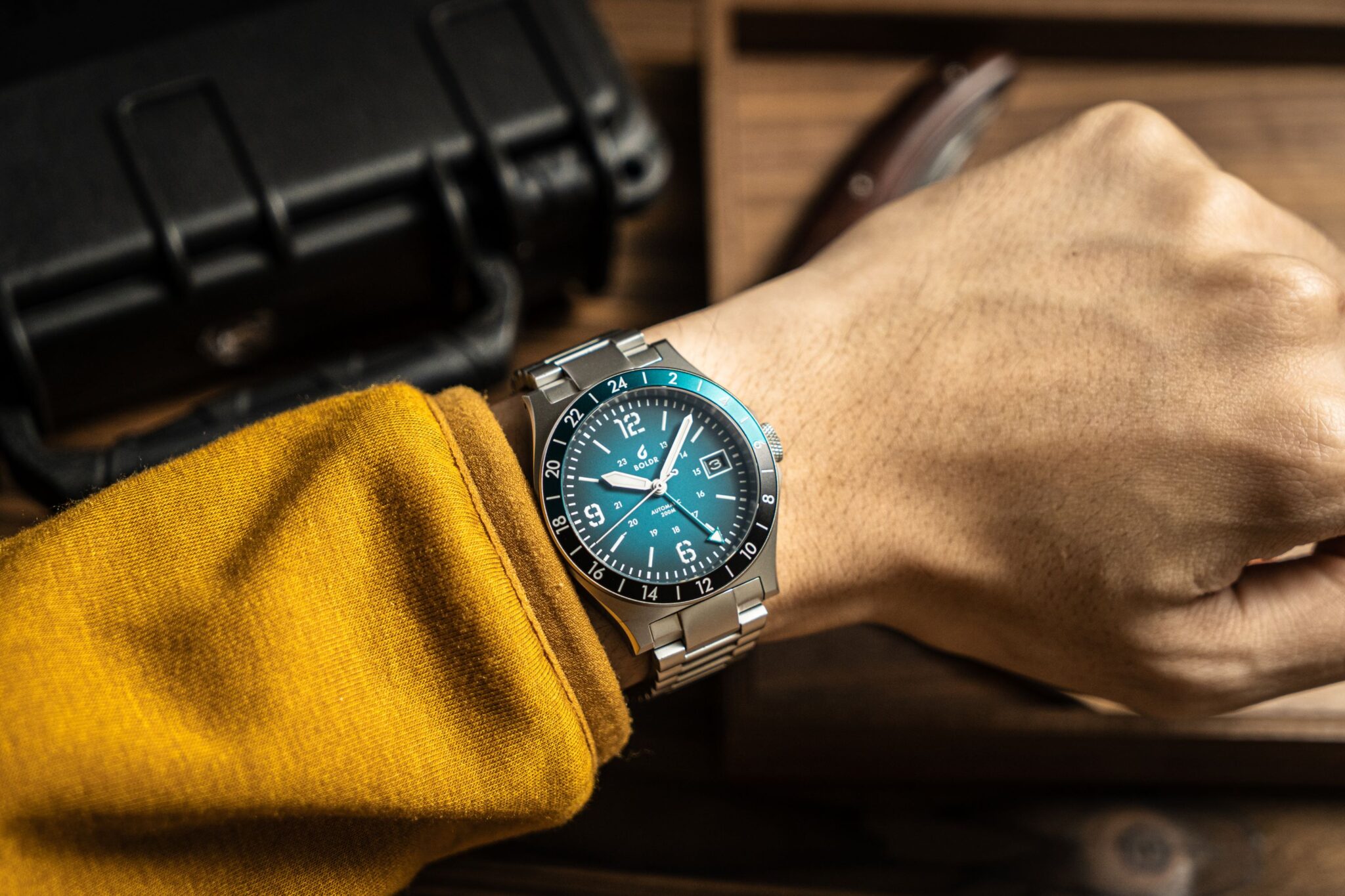 BOLDR Supply Co Safari GMT Banff Watch – The Coolector | Online Men's ...