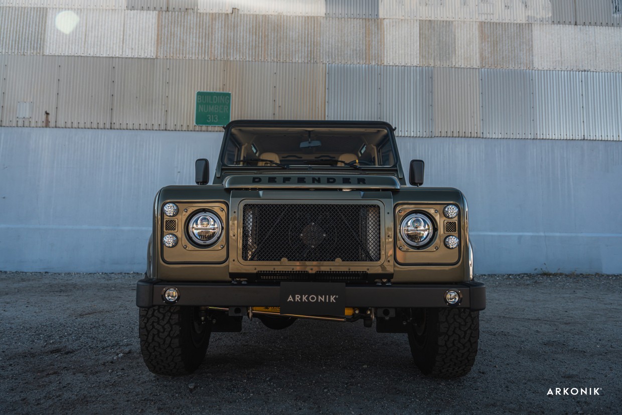 Arkonik FU Dog Land Rover Defender | The Coolector