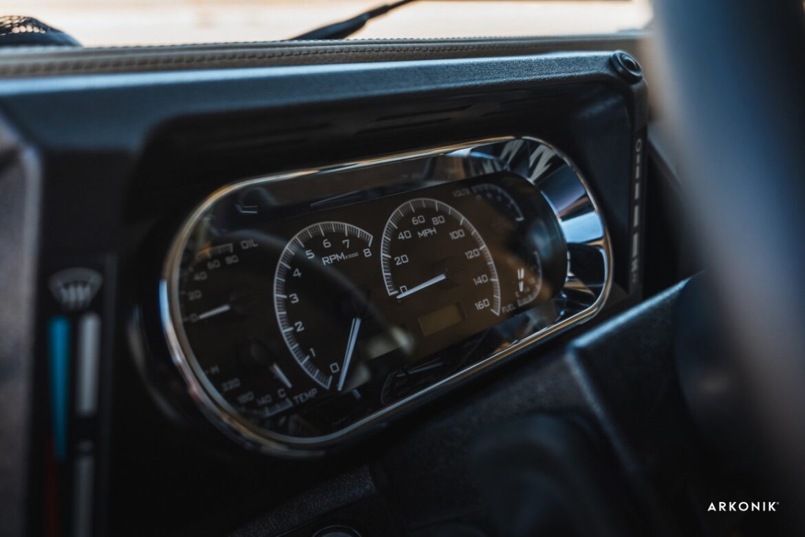 Arkonik FU Dog Land Rover Defender | The Coolector