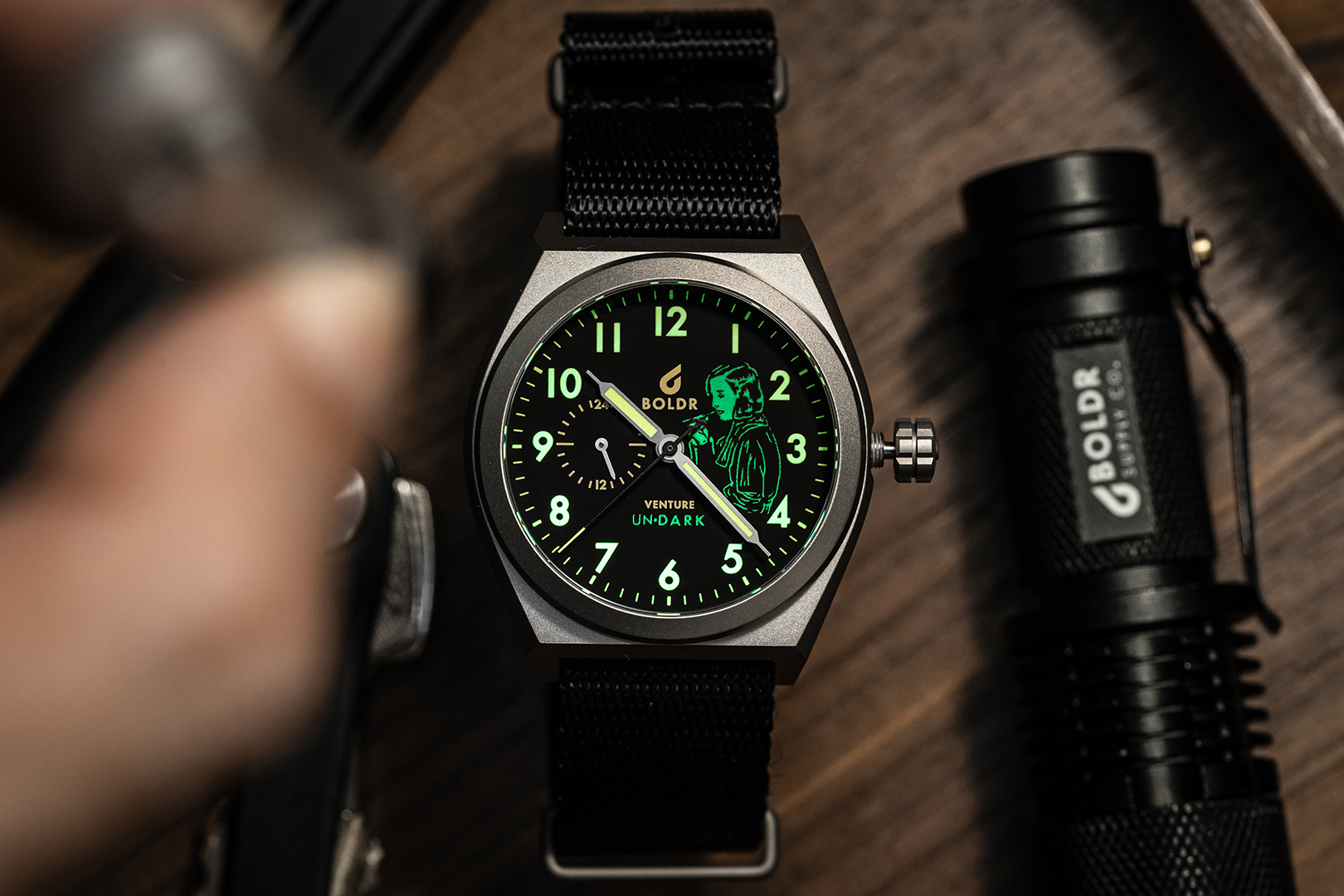 BOLDR Venture UN.DARK Watch | The Coolector