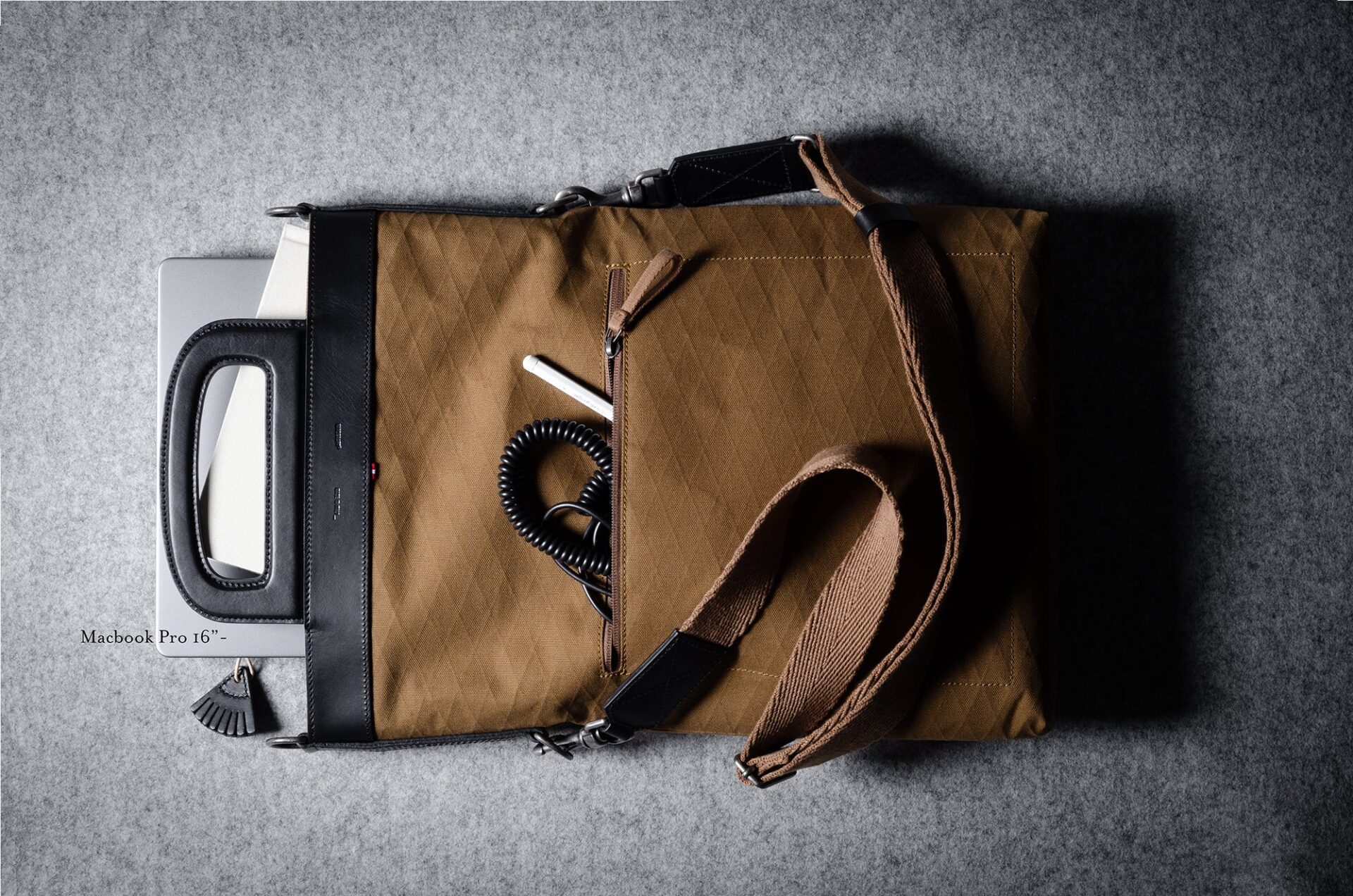 Hard Graft Folding Laptop Bag | The Coolector