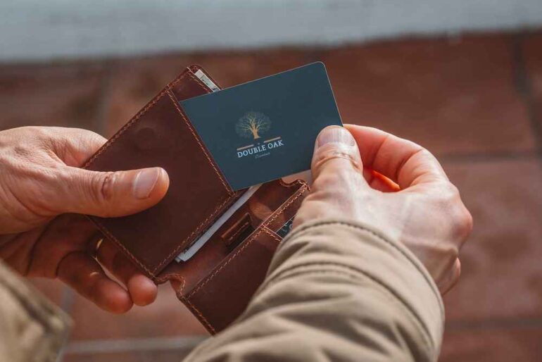 Double Oak Essentials Cloud Wallet | The Coolector