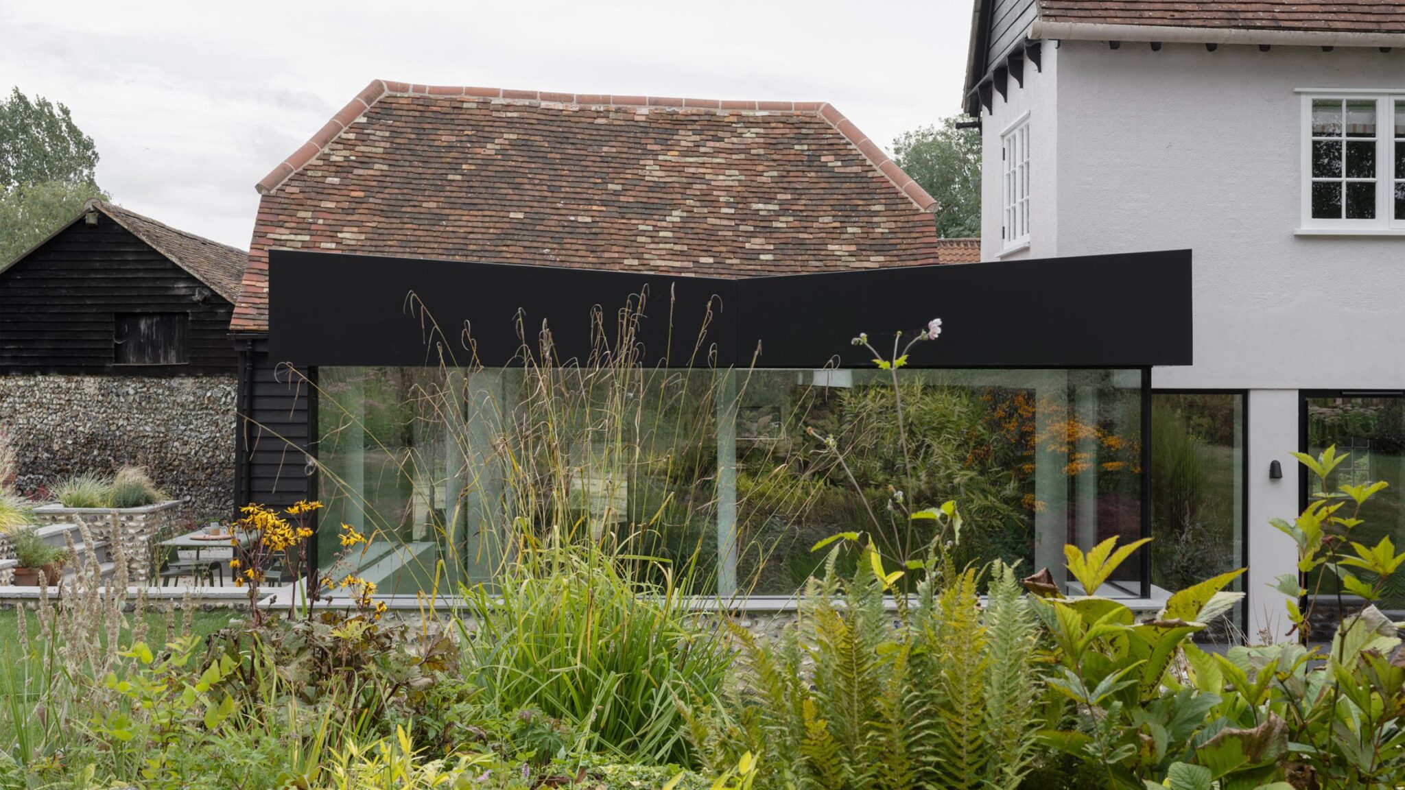 Flint Farm House by Will Gamble Architects: A Modern Masterstroke ...