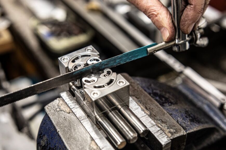 The Ingenious Grip of the MetMo Fractal Vise | The Coolector