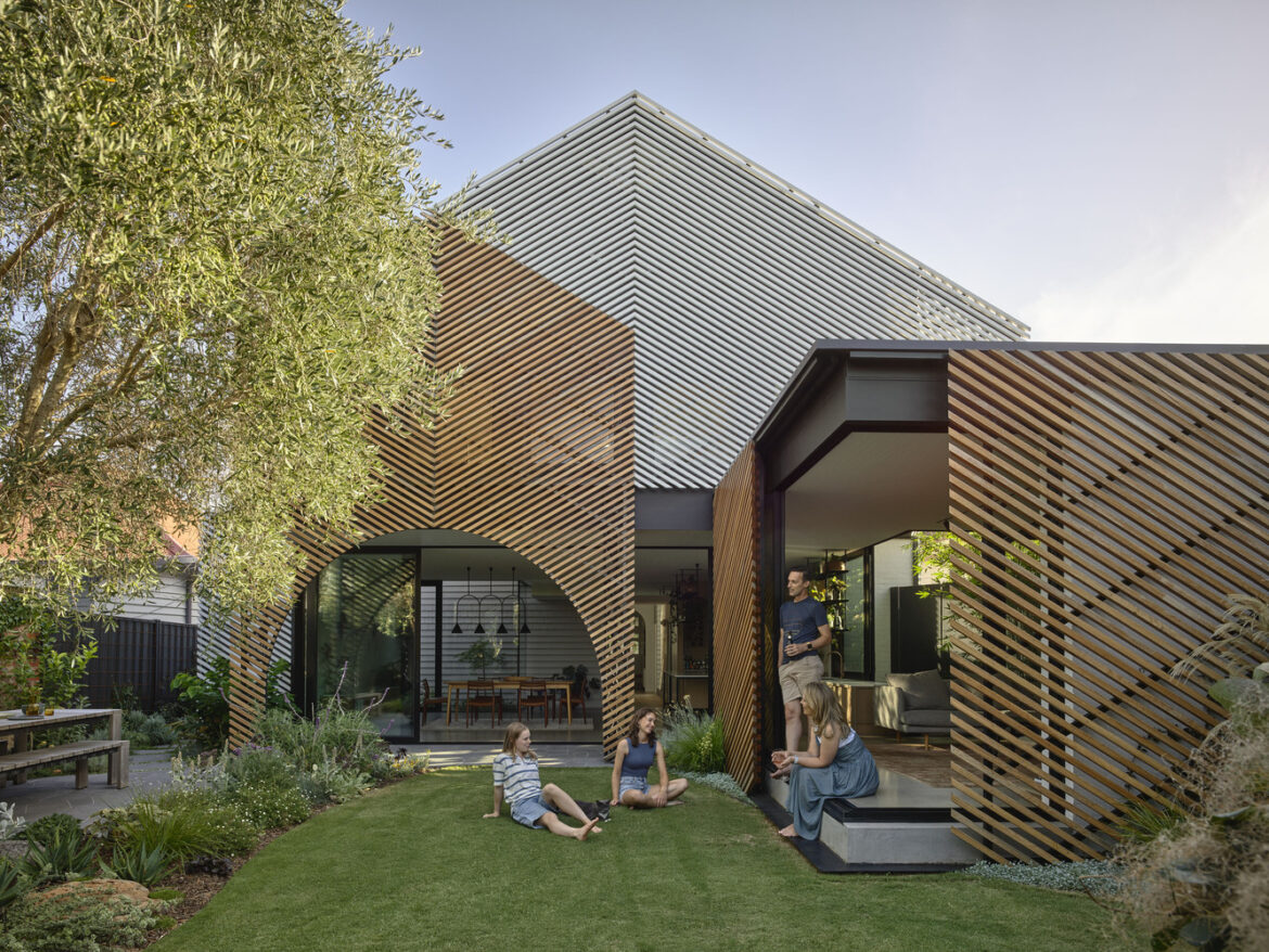Alone Together: Exploring Clarke House by Austin Maynard Architects ...