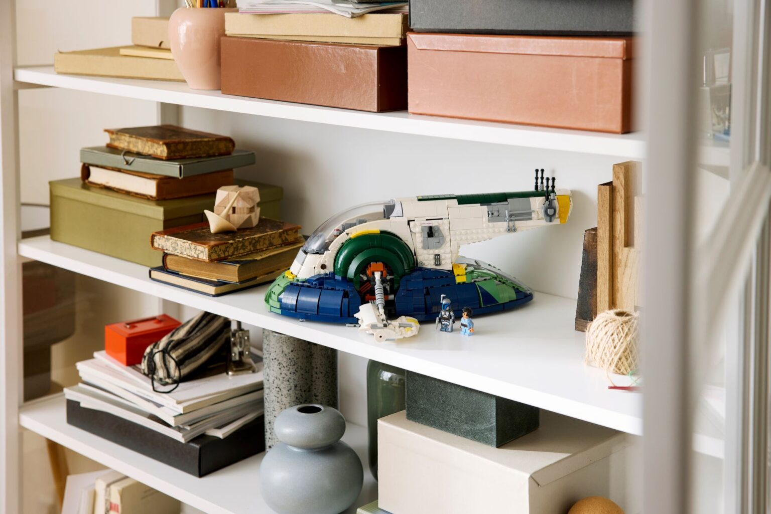 Built for Bounty Hunting (and Display): The LEGO Star Wars Jango Fett’s ...