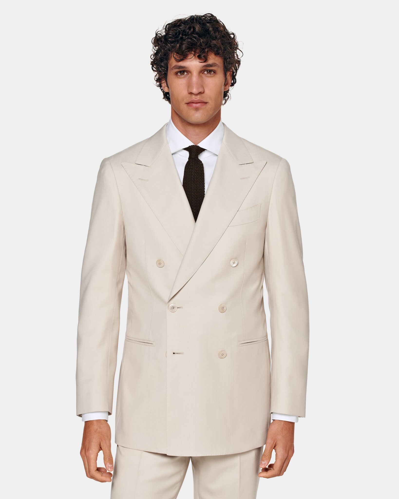 Suit or Tuxedo? How to Choose the Right Look for the Right Occasion ...