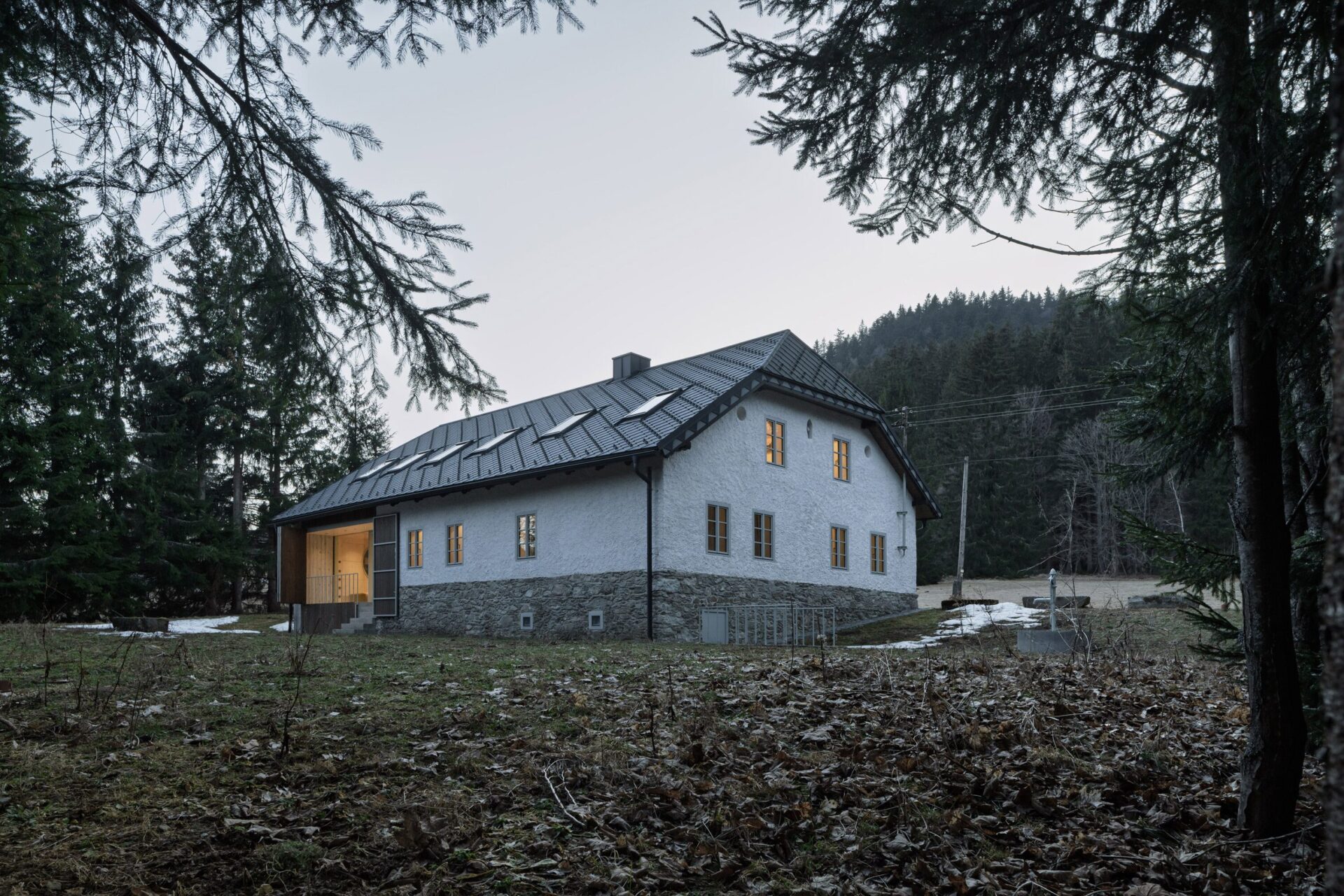 Bohemian Rhapsody: The Architectural Alchemy of Borová Lada Cottage ...