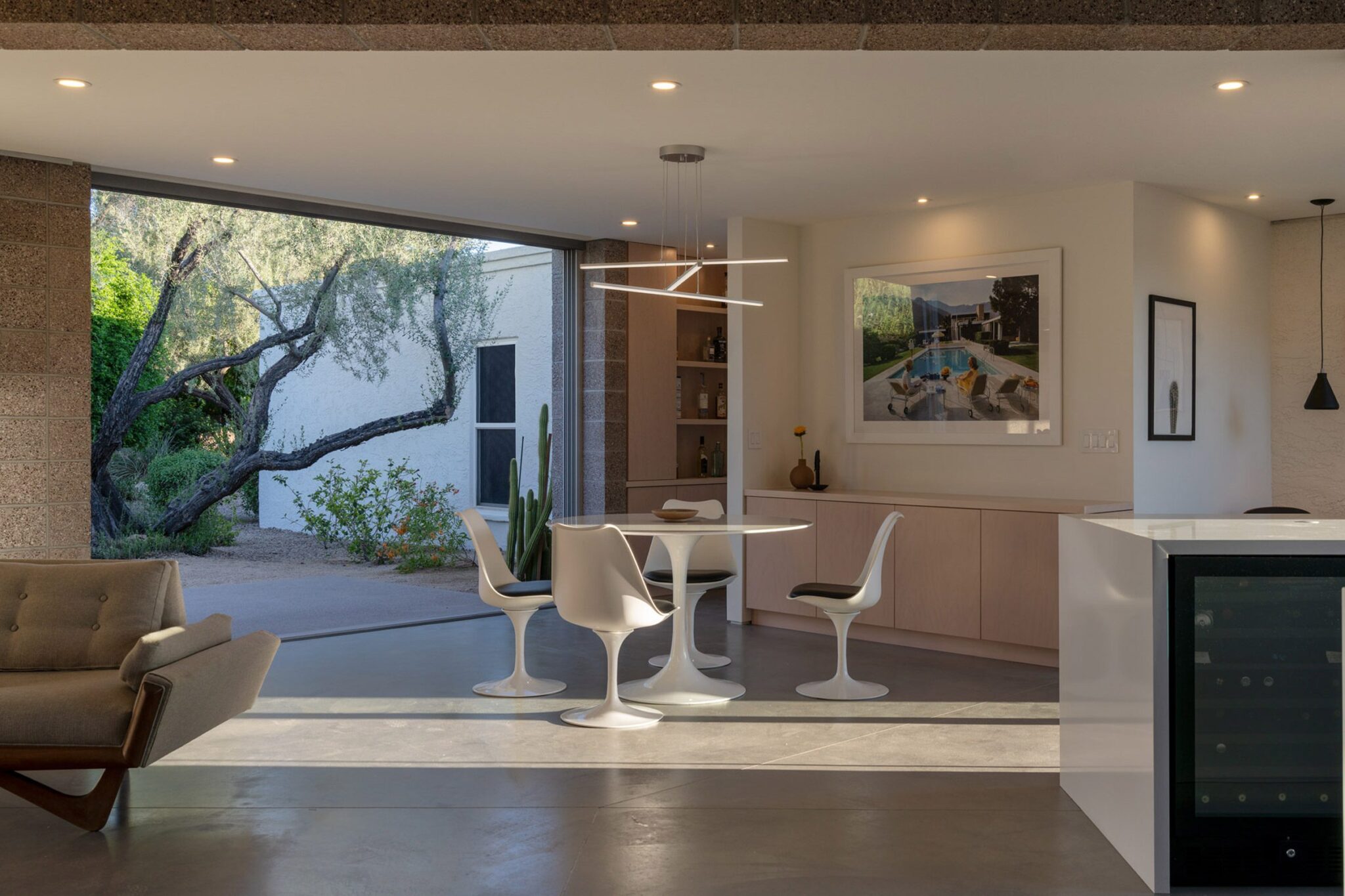 Concrete Cool in the Arizona Desert: The Moon Valley Residence | The ...
