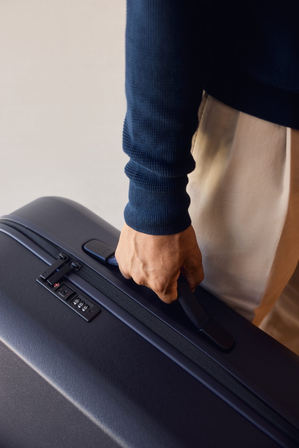 First-Class Engineering For The Hold: The Bellroy Transit Check-in ...