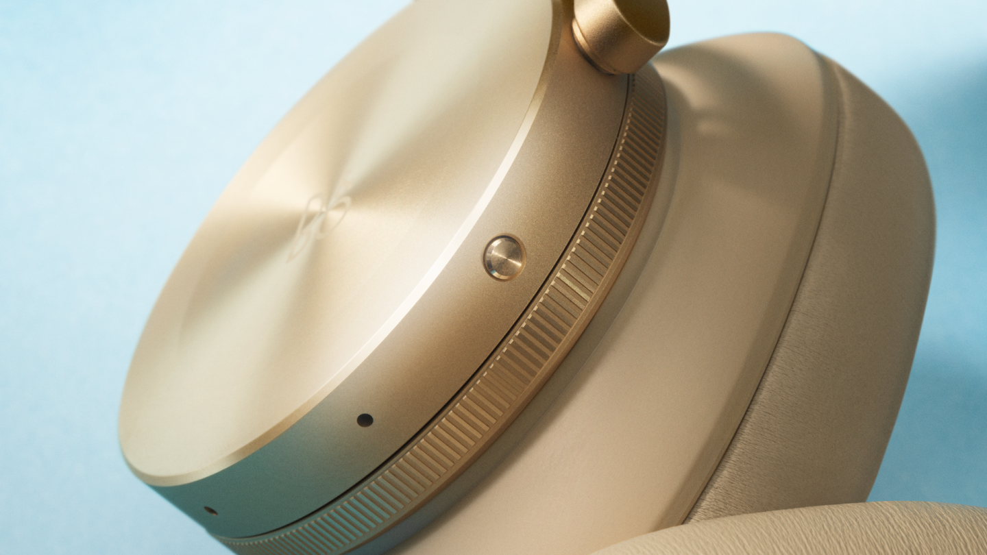 Bang & Olufsen BeoPlay H95 ANC Headphones | The Coolector